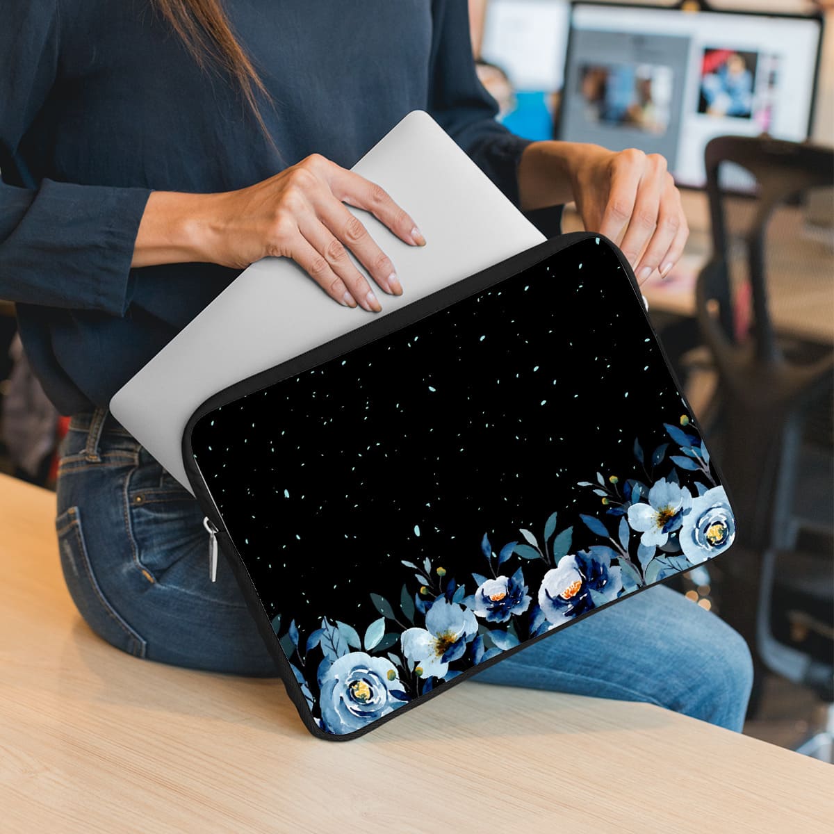 Capa Case Pasta Notebook Ate 17.3 Polegadas Flores Azuis - Carrefour