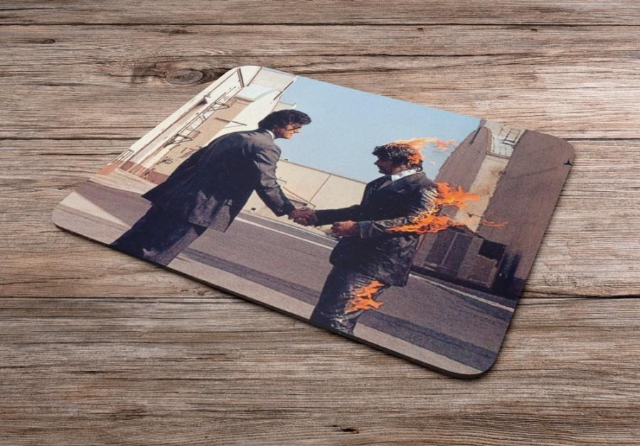 Uma mousepad dedicado aos fãs do Pink Floyd, uma das melhores bandas de ...
